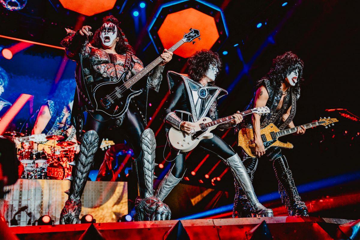Kiss @ Paleis 12: Bloedhete afscheidskus