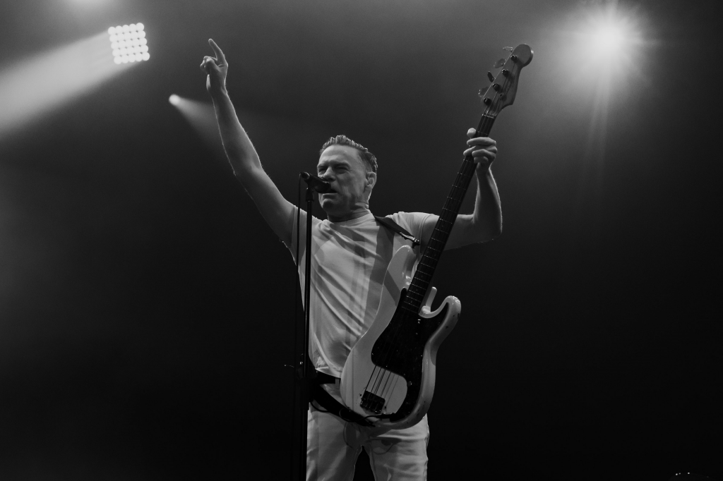 Nieuwe single Bryan Adams - "Never Ever Let You Go"
