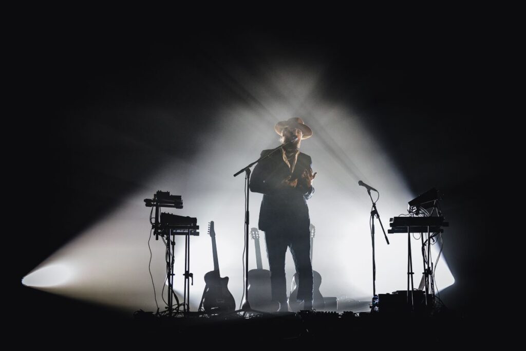 RY X @ Ancienne Belgique (AB): Dicht bij het licht