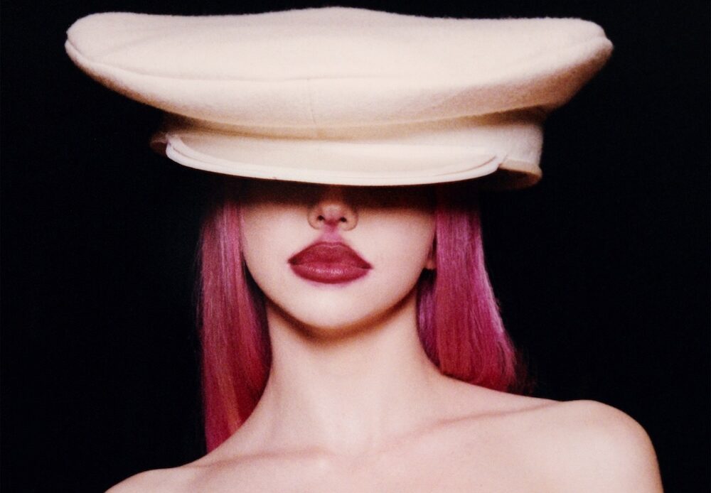 Nieuwe single ADÉLA – “Red Bottoms”