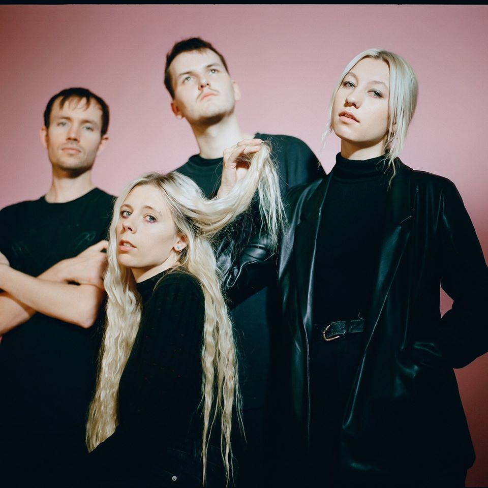 Debuutsingle Coach Party - "Oh Lola"