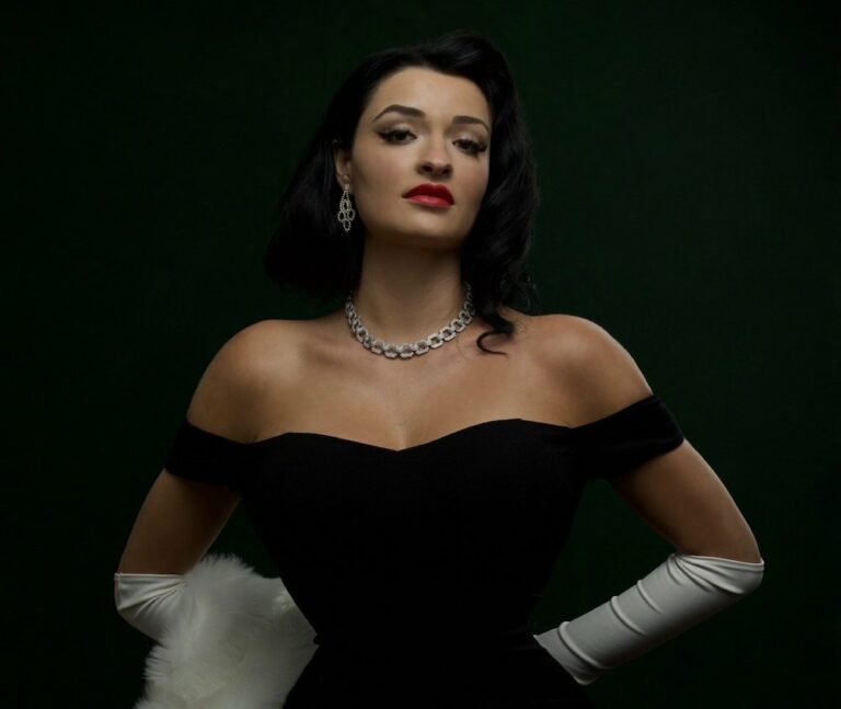 Debuutsingle Nataliya Nikitenko - "Oil & Water"