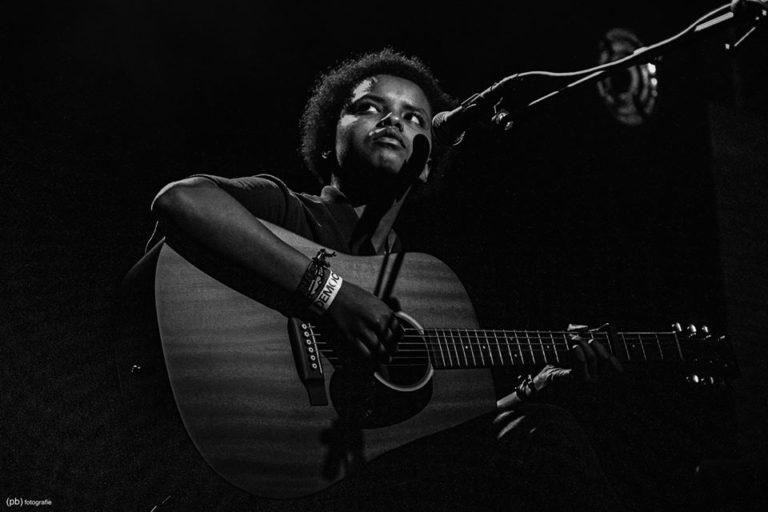 Debuutsingle Meskerem Mees - "Joe"